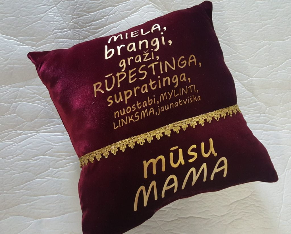 Pagalvėlė "Mūsų mama" - EvaDeco